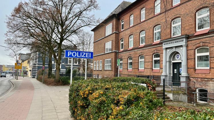 Frau stirbt nach Gewahrsam auf Polizeiwache in Hamburg-Bergedorf