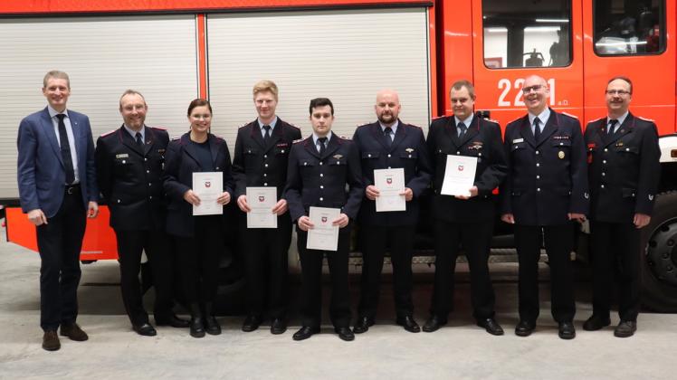 Bookholzberger Feuerwehr im neuen Gerätehaus angekommen