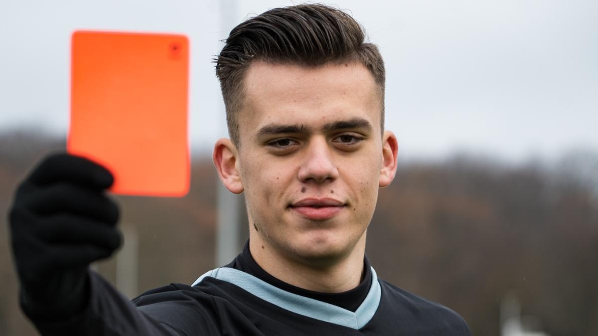 Pascal Martin pfeift in Heidkrug, Munderloh übernimmt die Spitze