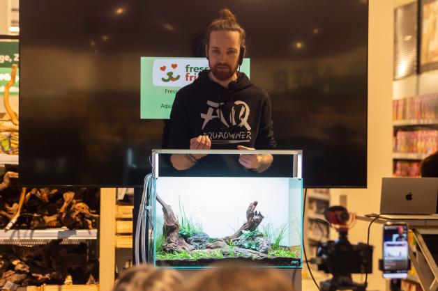 Youtube-Star Tobias Gawrisch zeigt Aquascaping in Osnabrück