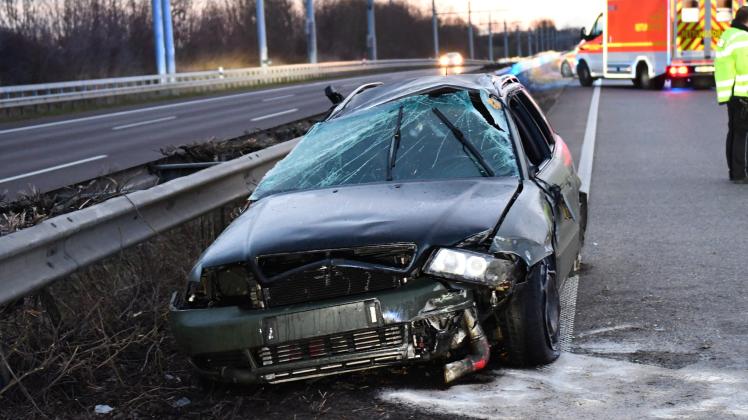 Schwerer A1-Unfall bei Reinfeld: Fahrerin laut Polizei betrunken