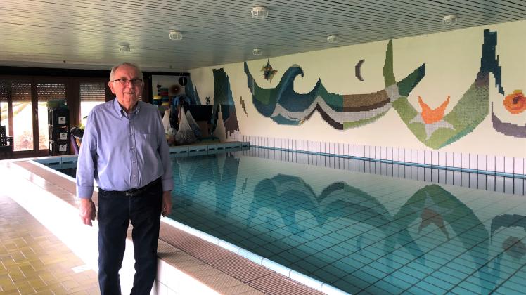 Kinder aus Borsfleth lernen im Hallenbad Neuenbrook schwimmen