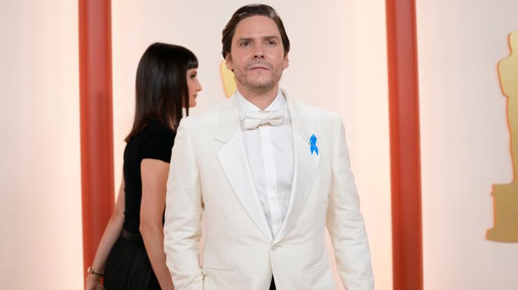 Darum trugen Stars bei der Oscar-Verleihung eine blaue Schleife