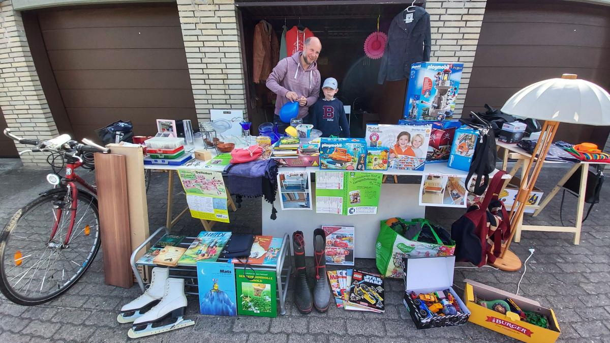 Hof- und Garagenflohmarkt mit Schnäppchen in ganz Oelixdorf.