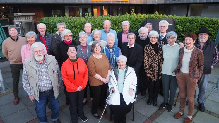 Mittelschule Uetersen: Klassentreffen nach 60 Jahren bei Stamm