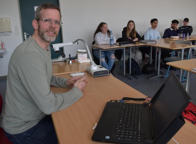 Weg ins Lehramt ist für Quereinsteiger steinig, aber lohnend