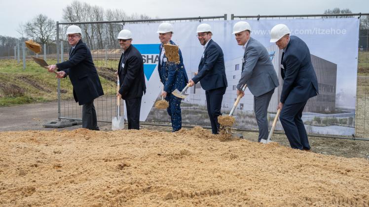 Erster Spatenstich für Vishay-Chipfabrik in Itzehoe