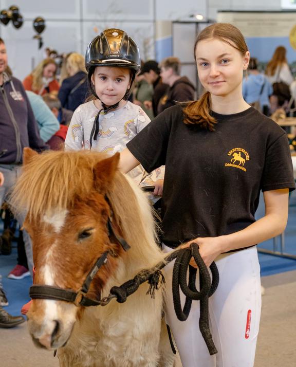 Alpakas, Schafe und Co. - so tierisch ging es in der Hanse Messe ...