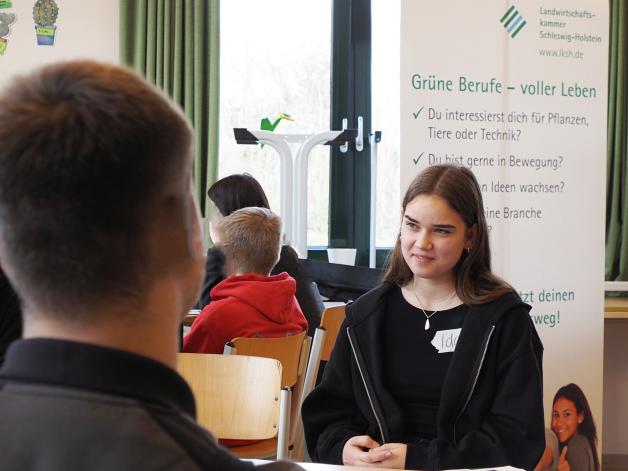 Wie in Böklund künftige Azubis und Firmen zueinander finden