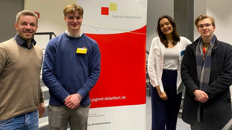 Delmenhorster Schüler debattiert im Niedersächsischen Landtag