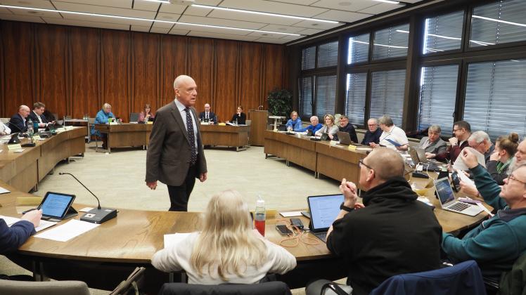 Resolution: Uetersen pocht auf Senkung der Kreisumlage