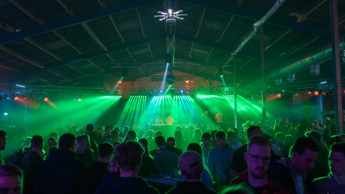 Feiern in der „Wiesenhalle“: Die Kult-Partys von Koppelheck