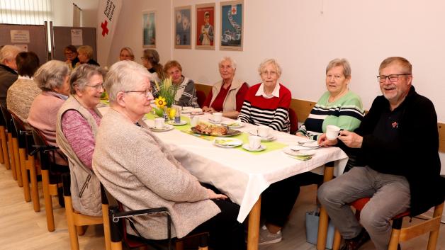 Allein im Alter? Zu Besuch im Sonntags-Café des DRK Wersen-Büren