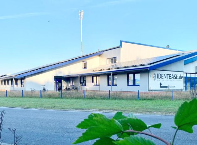 Plastikkarten-Spezialist Identbase aus Meppen geht in die Welt