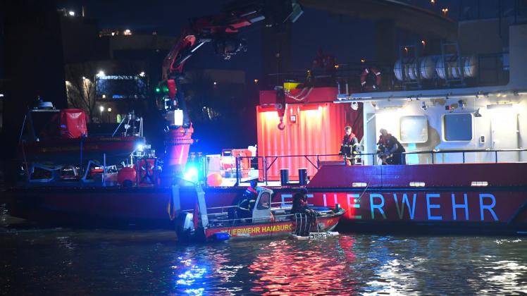 Kajakfahrer entdeckt Wasserleiche in der Hamburger Elbe