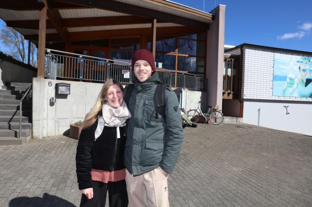 Nach vier Monaten: Pinneberger Schwimmbad wieder geöffnet