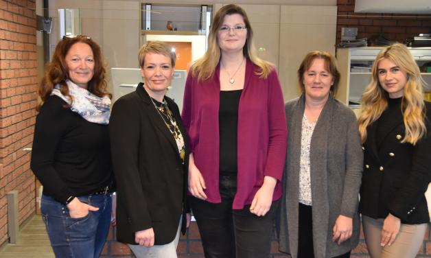 Neues Team am Quickborner Rathaus-Empfang