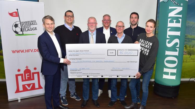 TuS Borstel-Hohenraden erhält 5000 Euro und plant Soccer-Court | SHZ