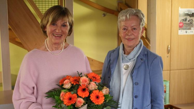 Brokdorfer Büchereileiterin Regina Peters verabschiedet