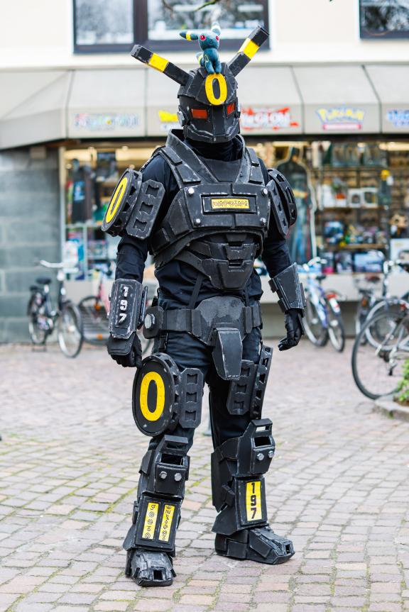 Schrille Kostüme auf Osnabrücker Comic-Messe