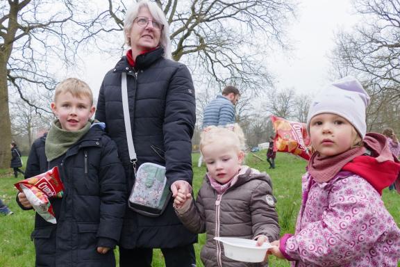 Das sind die besten Bilder des Osterfeuers bei Menkens in Hoykenkamp
