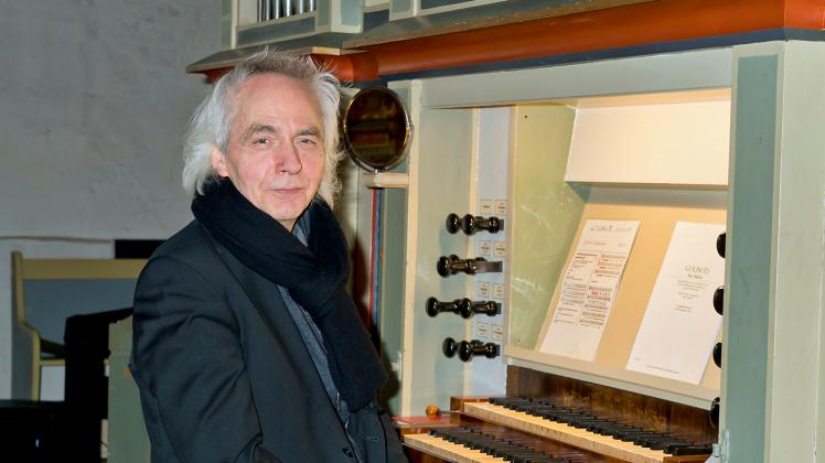 Breklum: Organist Jürgen Henschen spielt ein letztes Mal