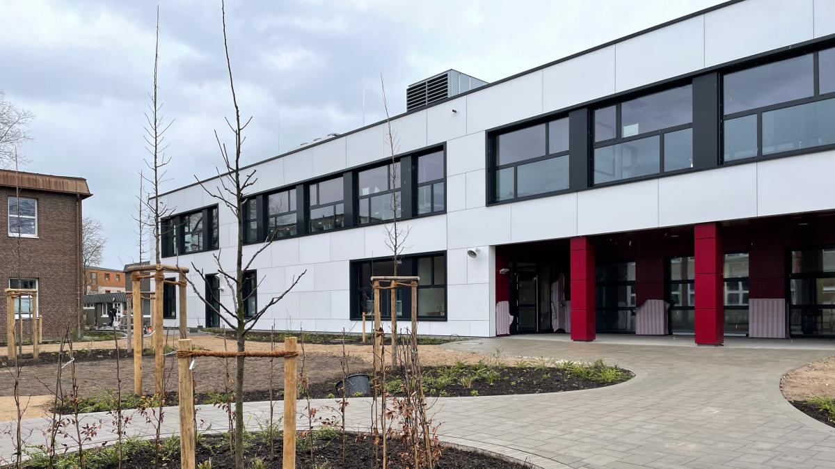 Technikum in Neumünster ein Jahr hinterm Zeitplan