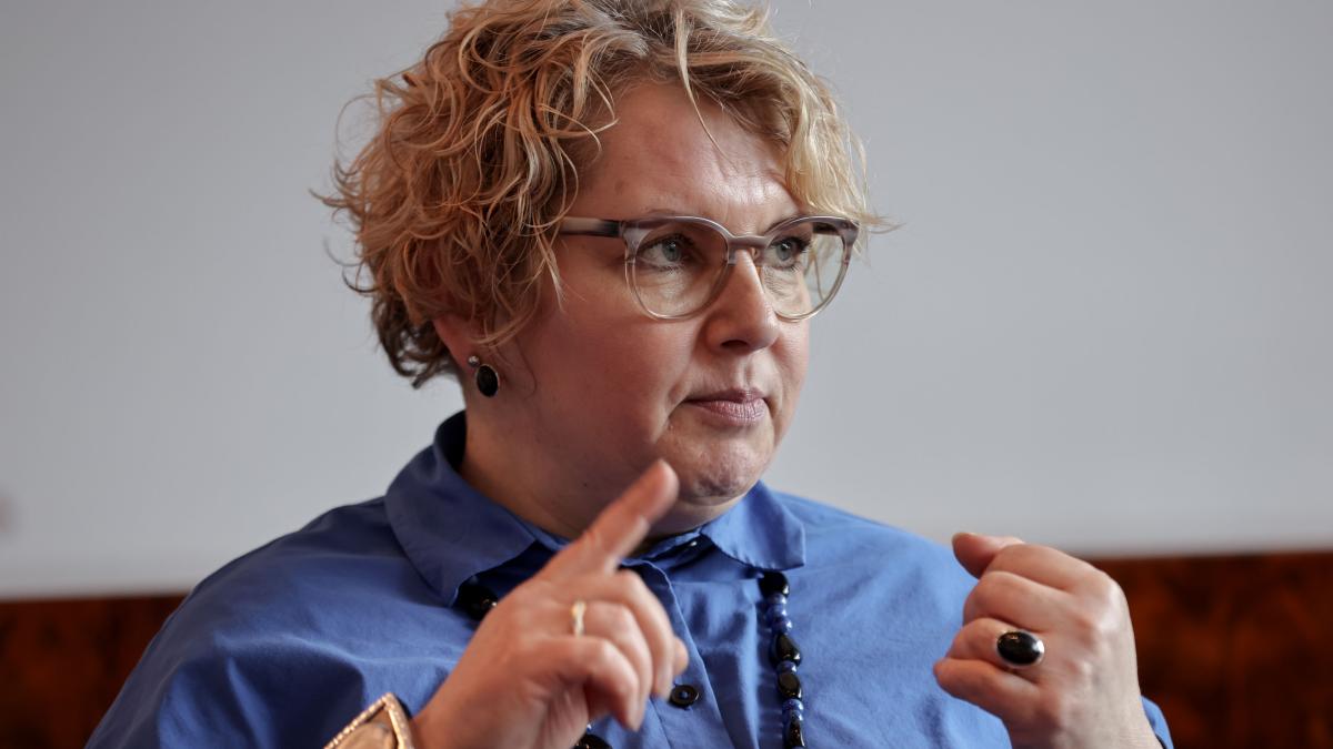 GEW-Vorsitzende Maike Finnern fordert mehr Geld für Lehrer