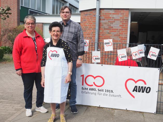 Container für die Schule, Aufzüge fürs LMG Uetersen und Flohmarkt