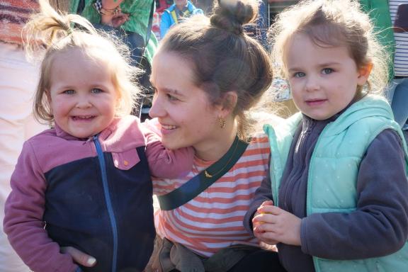 Das sind die besten Fotos vom Maibaumsetzen bei Menkens in Hoykenkamp | DKO