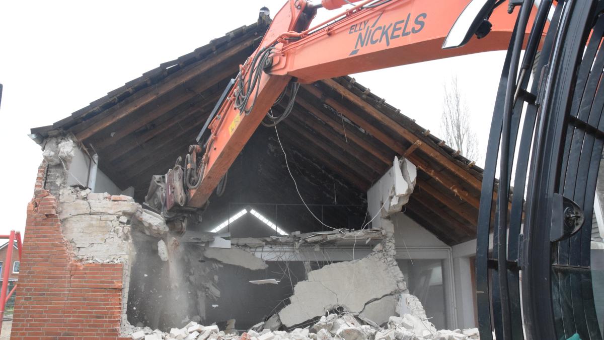 Abriss in Loose - ehemalige Kapelle wird abgetragen