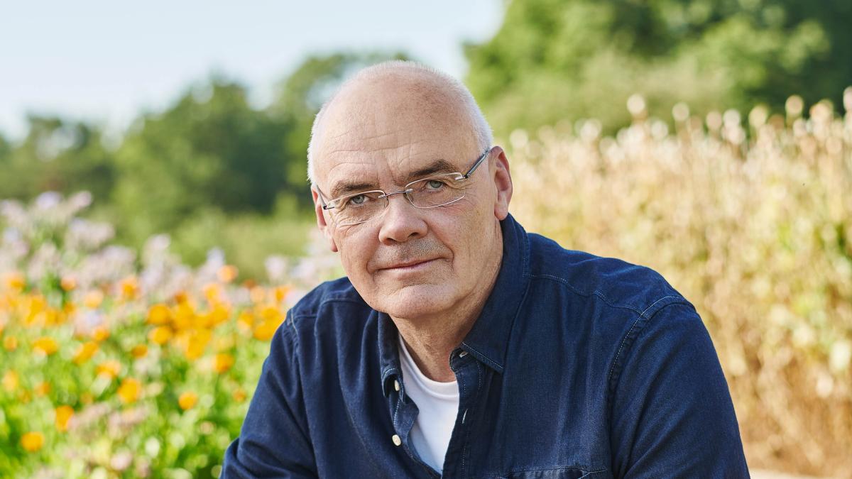 Burkhard Bohne vermittelt in Wilster Die Botschaft der Pflanzen