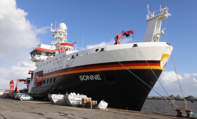 Baubeginn für Forschungsschiff „Metor IV“