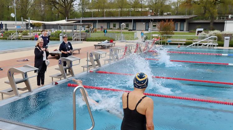 Badesaison beginnt: Freizeitbad Bargteheide am Volkspark eröffnet