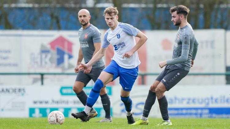 David Schiller von Blau-Weiß Papenburg zum BSV Kickers Emden.