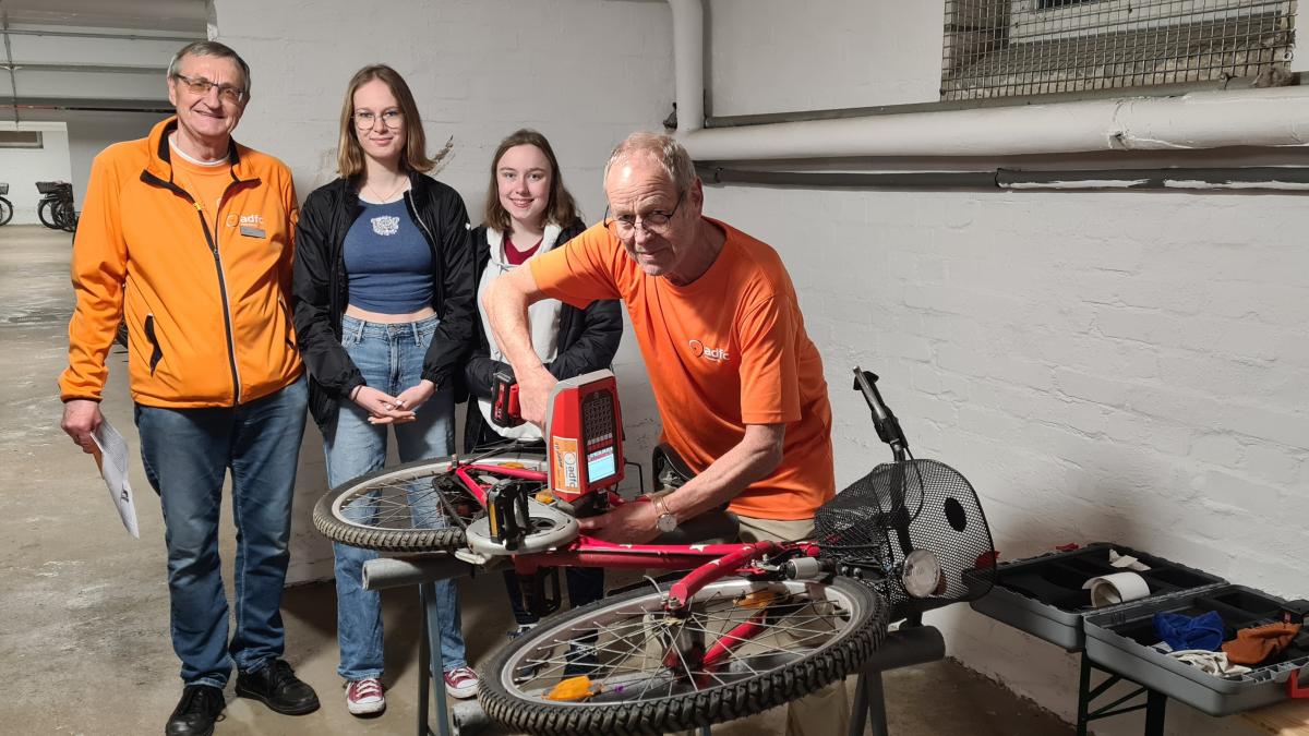 Schüler rufen Codierungsaktion an der JBS in Pinneberg ins Leben