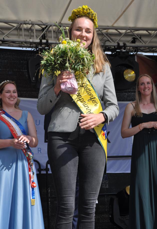 Rapsblütenfest in Gettorf: Linda Nossing zur Prinzessin gekürt