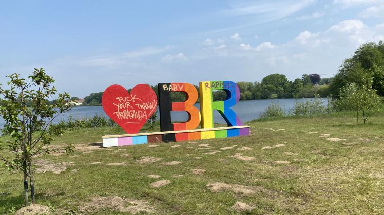 Neues Kunstwerk am Hasesee in Bramsche demoliert und beschmiert