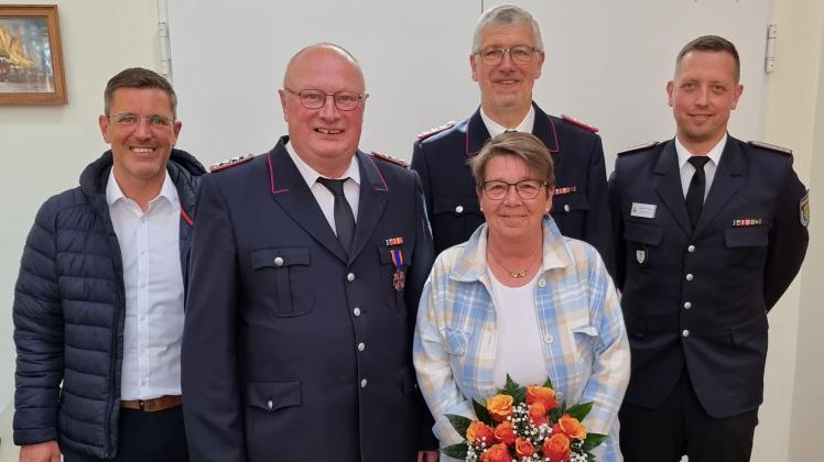 Detlef Hardt aus Luschendorf für 40 Jahre im Wehrvorstand geehrt