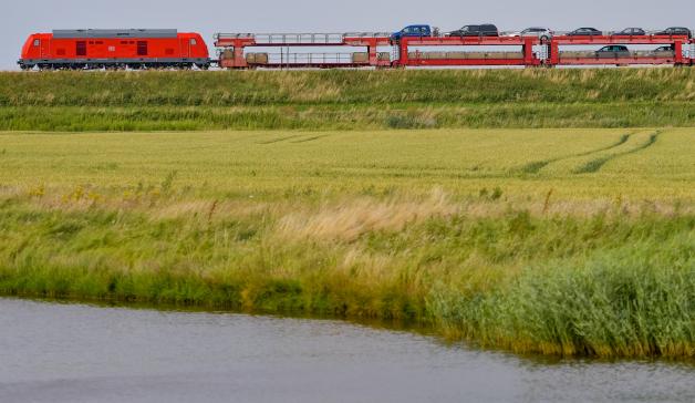 Sylt mit Autozug oder Fähre – Vergleich Kosten, Service, Buchung