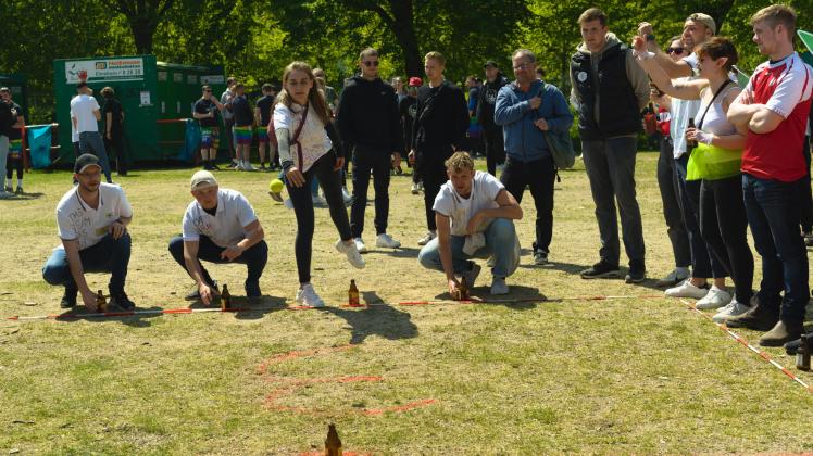 Flunkyball-WM in Elmshorn: Trinken bis zur Weltmeisterschaft