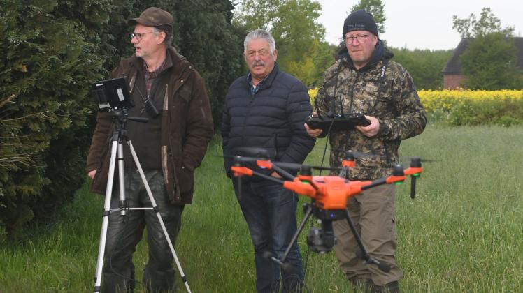 So retten Hemdinger Jäger Rehkitze vor dem sicheren Mähtod