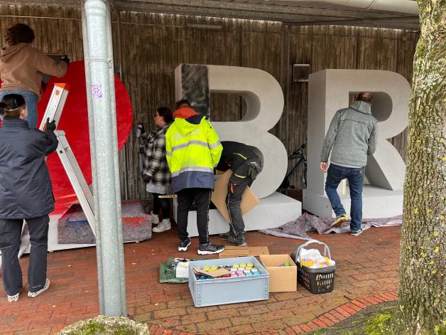 Was die Farben des Kunstwerks am Hasesee in Bramsche bedeuten
