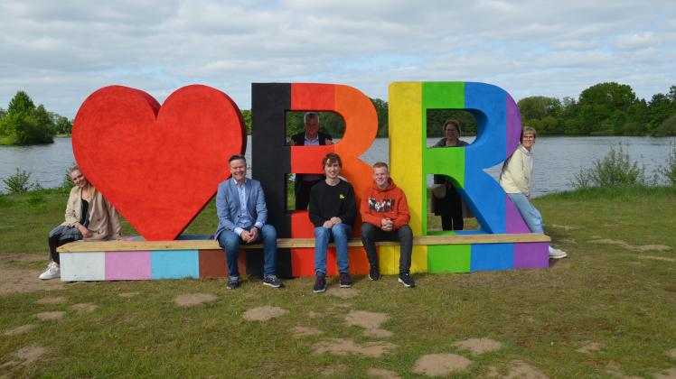 Was die Farben des Kunstwerks am Hasesee in Bramsche bedeuten
