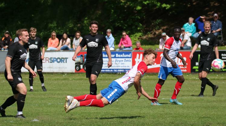 Sinnbild der Saison: Husum verliert unglücklich und steigt ab