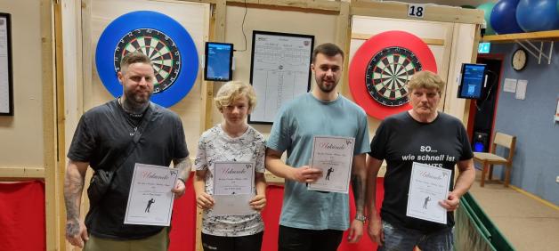 Erstes Darts-Turnier in Schacht-Audorf: 104 Spieler machen mit | SHZ