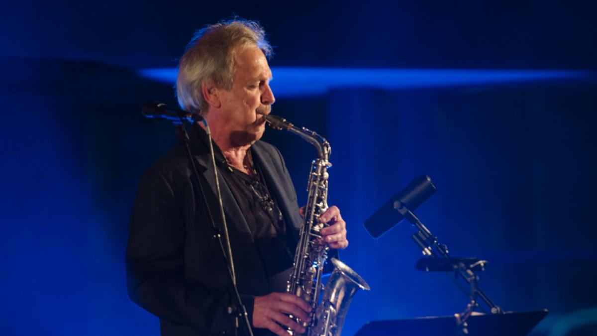 Flensburg: Konzert von Richard Wester auf dem Friedenshügel