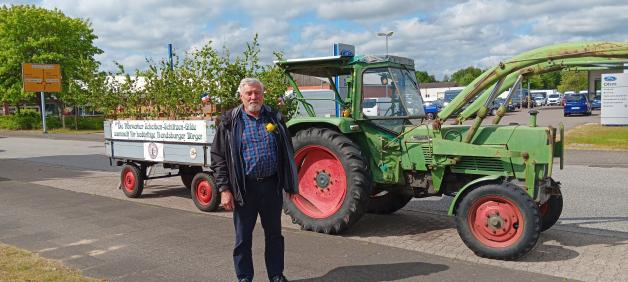 Scheiben-Schützen auf Spendentour in Rendsburg – mit Tänzchen | SHZ