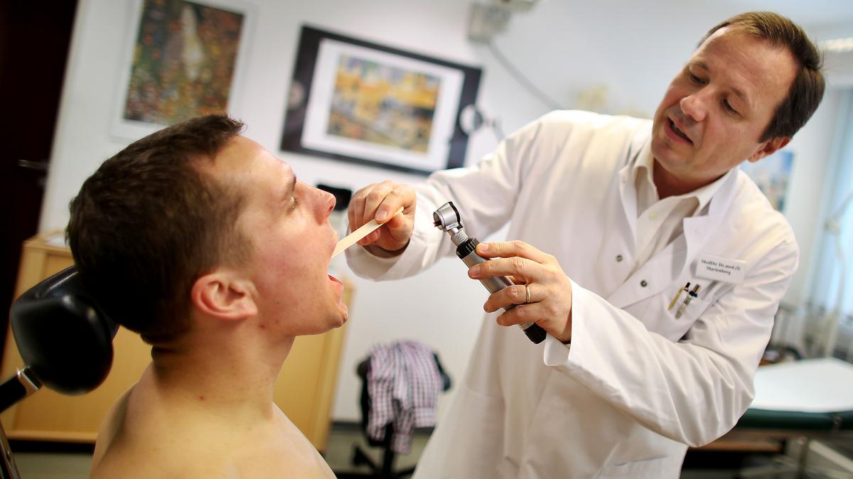 Wehrbeauftragte: Alle jungen Menschen sollen wieder zur Musterung