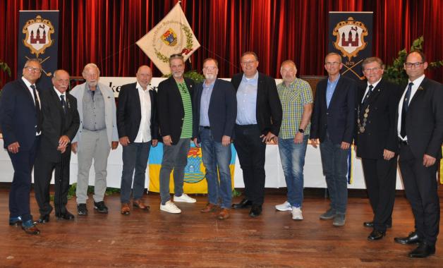 Stille Gilde Eckernförde feiert Aufnahmen mit Männlichkeitsritual